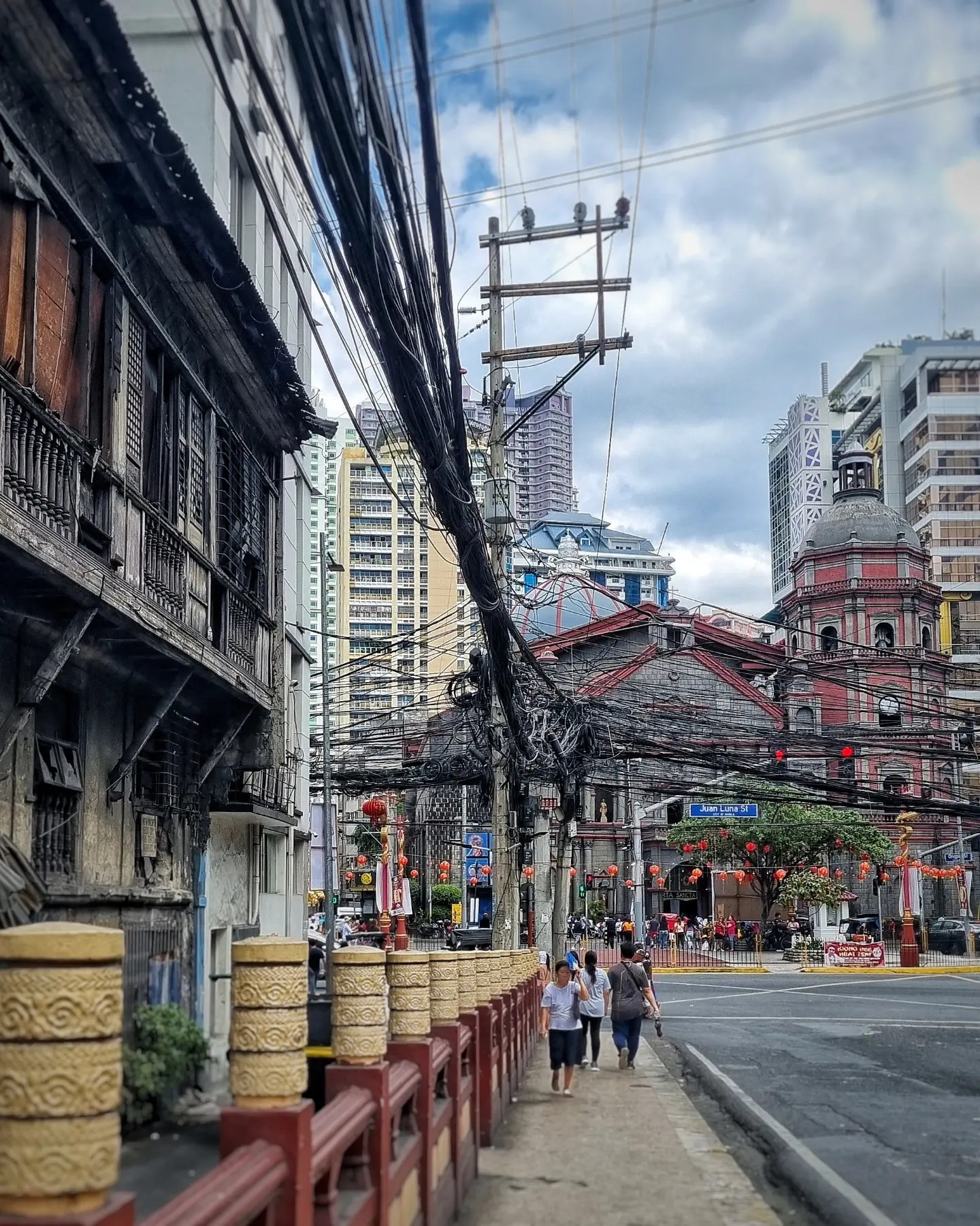 Ambeth Ocampo, Binondo, and A Walk with Heroes – Ex Libris Philippines